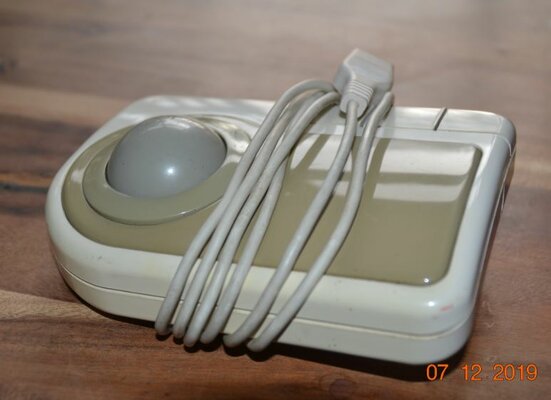 Sold - AMIGA/ATARI (switchable) trackball | AmiBay