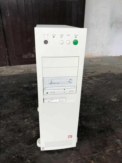 Closed - Escom PC big tower front panel | AmiBay