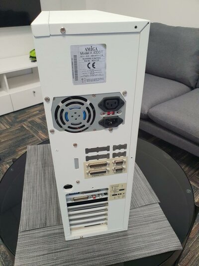 Closed - Amiga 4000T (ESCOM) 040, 256 MB Big Ram, MNT ZZ9000, perfect ...