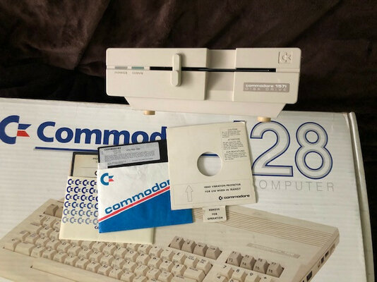 Closed - Boxed commodore 128 + 1571 with PSU, booklets and cables | AmiBay