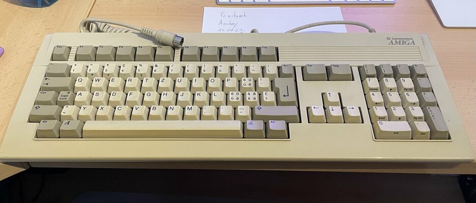 Sold - 2 Amiga 3000 keyboards | AmiBay