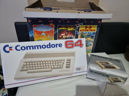 Closed - Commodore 64c Light Fantastic Fully Boxed Complete | AmiBay