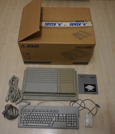 Closed - Boxed Atari Mega STE 4MB Mouse and 250MB HDD | AmiBay