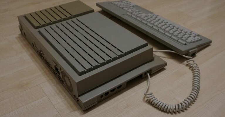 Closed - Boxed Atari Mega STE 4MB Mouse and 250MB HDD | AmiBay