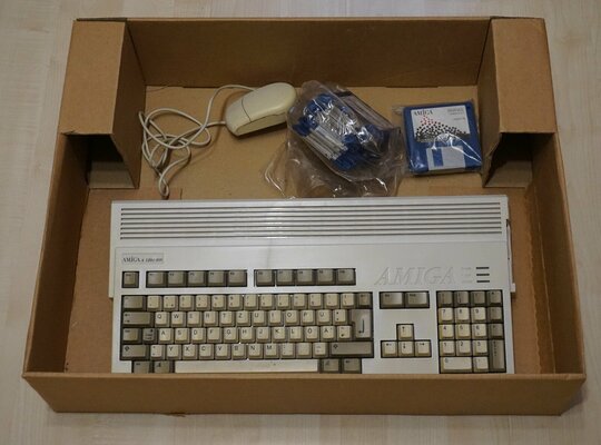 Closed - Amiga 1200 Escom recapped in Amiga Magic Box ( incomplete ...