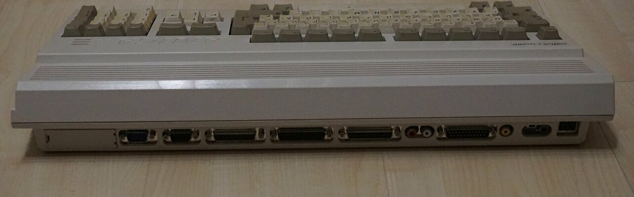 Closed - Amiga 1200 Escom recapped in Amiga Magic Box ( incomplete ...