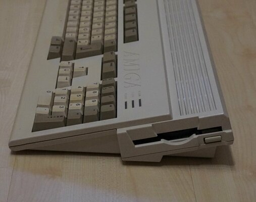 Closed - Amiga 1200 Escom recapped in Amiga Magic Box ( incomplete ...