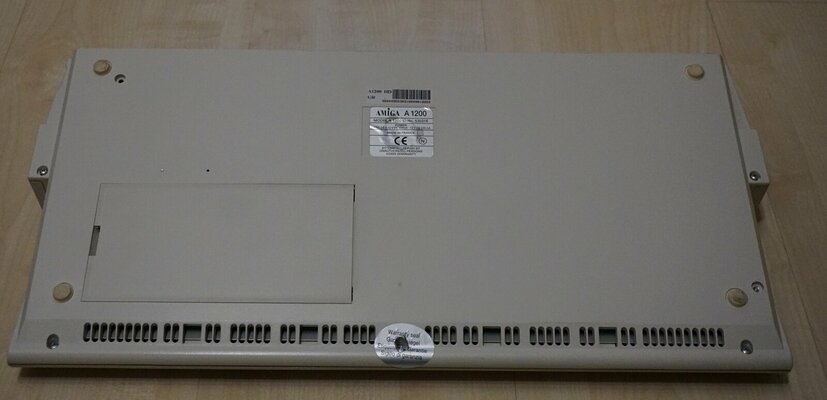 Closed - Amiga 1200 Escom recapped in Amiga Magic Box ( incomplete ...