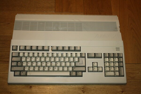 For Sale - Amiga 500 with embossed logo | AmiBay