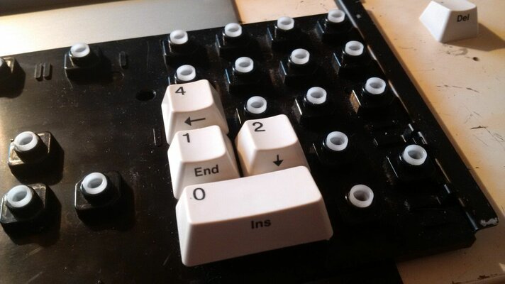 Sold - Amiga 1200 Keyboard UK Layout great condition | AmiBay