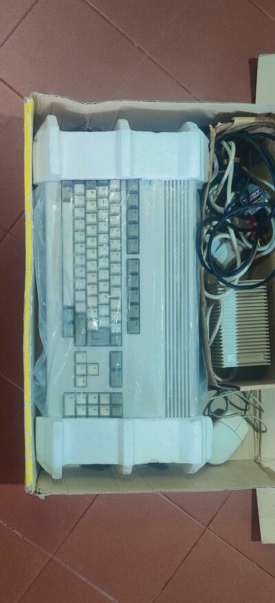Sold - Amiga 1200 mk2 882 8Mb desktop dynamite box 100% ok | AmiBay