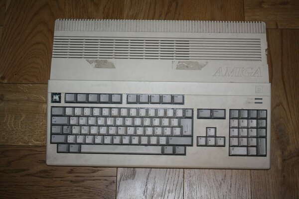 Closed - Amiga 500 space invaders x2 | AmiBay