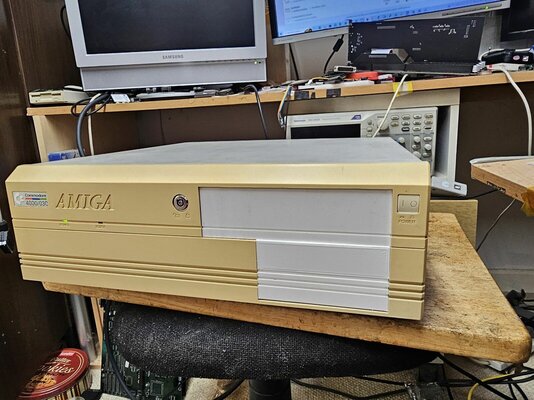 Closed - Amiga 4000D | AmiBay