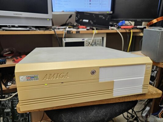 Closed - Amiga 4000D | AmiBay