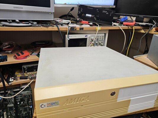 Closed - Amiga 4000D | AmiBay