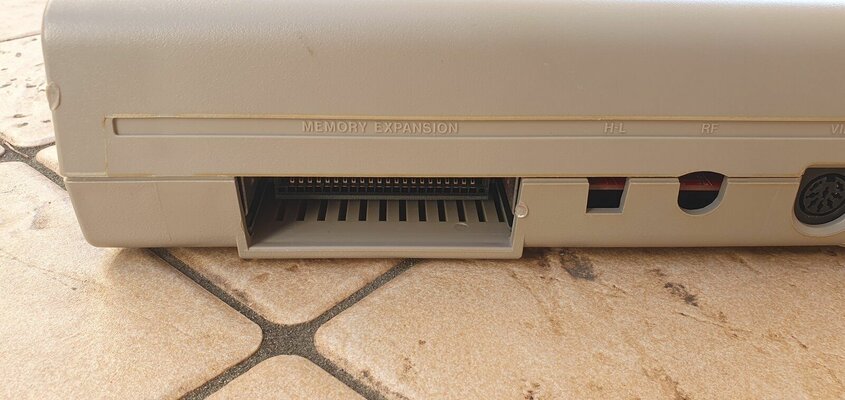 Closed - Commodore 64 Breadbin with mainboard 250407 Rev 1.1 Replica ...