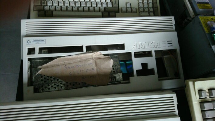 For Sale - Amiga 1200 case and keyboard Amiga 1200 case | AmiBay