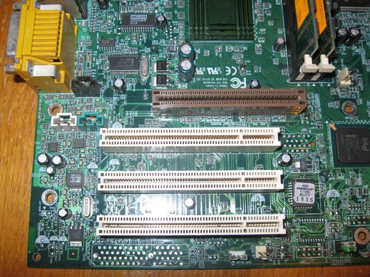 Closed - Compaq EVO D300v socket 370 mATX motherboard + CPU + RAM | AmiBay