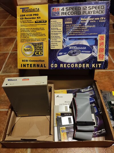 Closed - Traxdata CDR 4120 PRO SCSI KIT | AmiBay