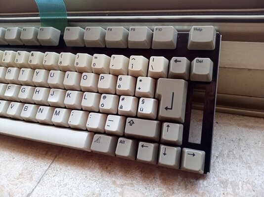 Sold - Commodore Amiga 600 Keyboard - Italian Layout - Good Condition ...