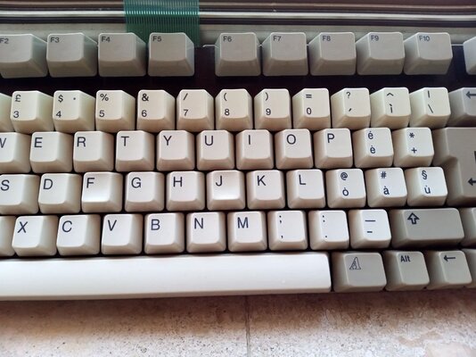 Sold - Commodore Amiga 600 Keyboard - Italian Layout - Good Condition ...