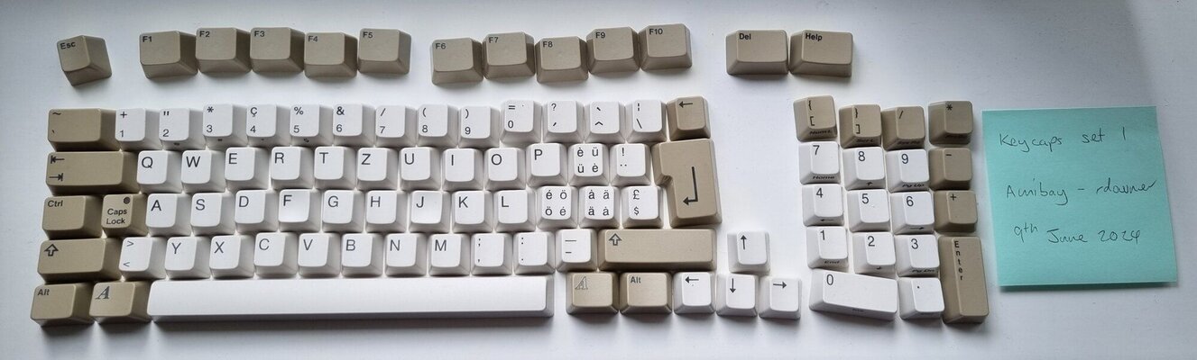 For Sale - Keyboard parts - base, keycaps, springs, stabilisers ...