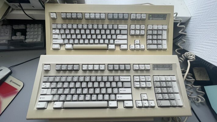 Sold - Commodore PC-1 base unit with two keyboards (read!) | AmiBay