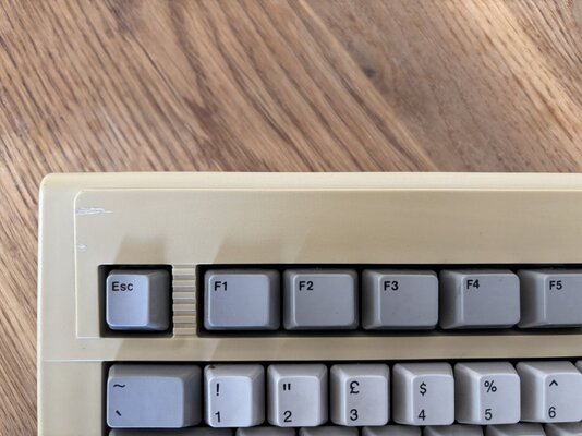 Closed - Commodore Amiga 3000 keyboard UK layout also Amiga 4000T | AmiBay