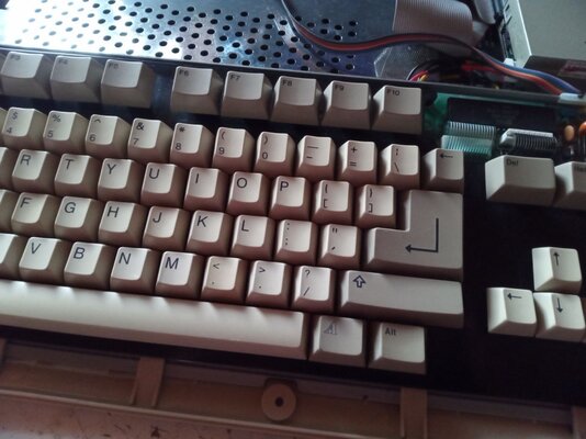 Closed - Commodore Amiga 500 Keyboard - Samsung double membrane model ...