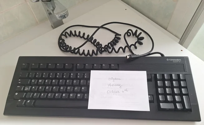 Sold - CDTV Keyboard (model CD-1221, english layout) | AmiBay