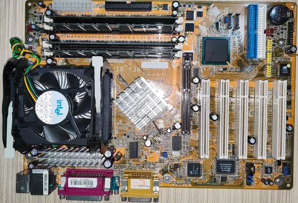 For Sale - socket478 DFI PS83-BL i865PE | P4 3GHz HT | 2GB DDR400 RAM | FX5200 128MB AGP | AmiBay